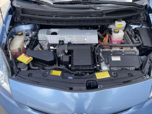 Zils Toyota Prius 2013 Viļņa, ar dzinēja tilpumu 1.80 L un nobraukumu 264 tūkst. km par 7650 €, foto 18 vietnē AUTOMOTO.COM.LV