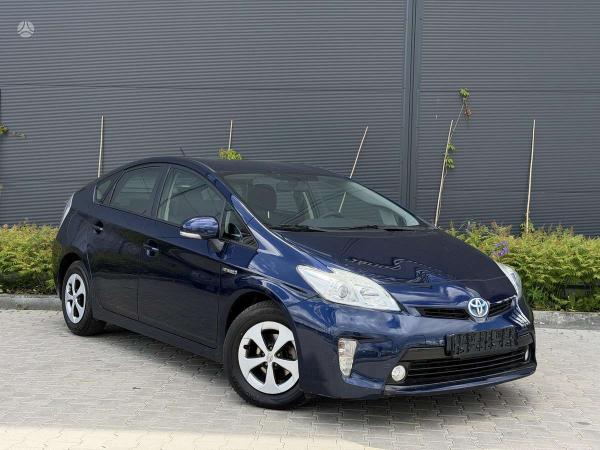 Blue Toyota Prius 2013 in Vilnius, with an engine capacity of 1.80 L and mileage of 218 thousand km for 7800 €, photo 1 on AUTOMOTO.COM.LV