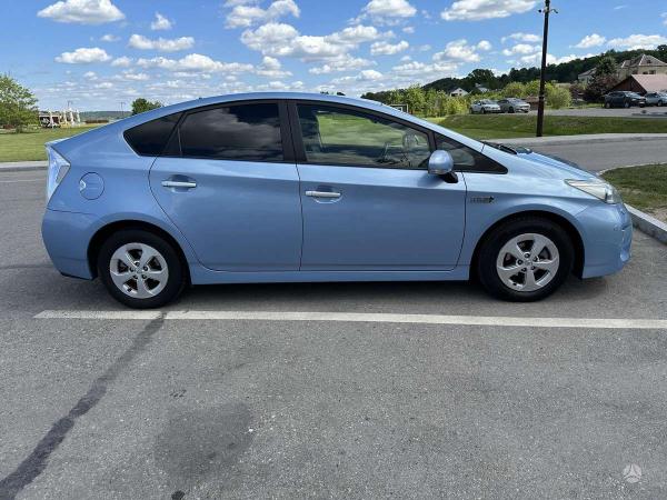 Zils Toyota Prius 2013 Kauņa, ar dzinēja tilpumu 1.80 L un nobraukumu 361 tūkst. km par 8100 €, foto 5 vietnē AUTOMOTO.COM.LV