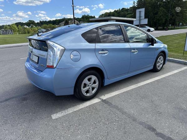 Zils Toyota Prius 2013 Kauņa, ar dzinēja tilpumu 1.80 L un nobraukumu 361 tūkst. km par 8100 €, foto 6 vietnē AUTOMOTO.COM.LV