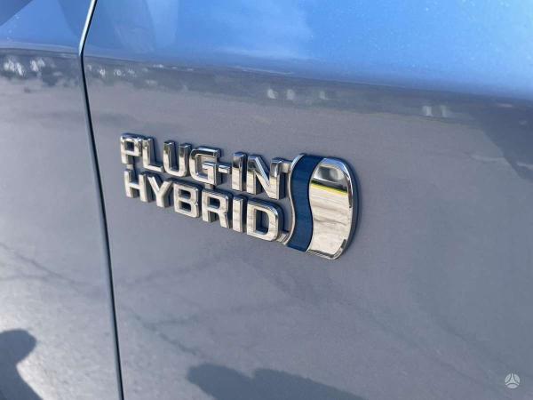 Zils Toyota Prius 2013 Viļņa, ar dzinēja tilpumu 1.80 L un nobraukumu 264 tūkst. km par 7550 €, foto 6 vietnē AUTOMOTO.COM.LV