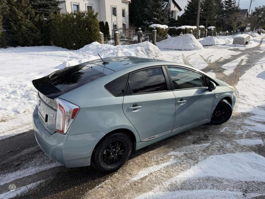 Blue Toyota Prius 2014 in Vilnius, with an engine capacity of 1.80 L and mileage of 340 thousand km for 5450 €, photo 7 on AUTOMOTO.COM.LV