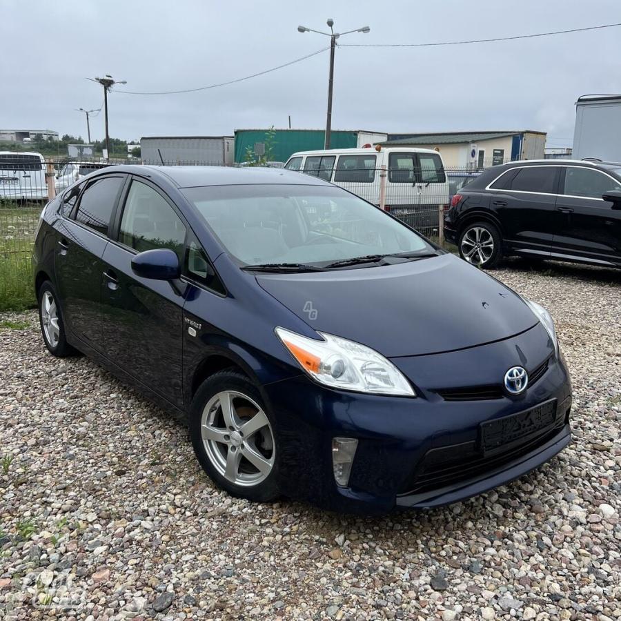 Zils Toyota Prius 2014 Viļņa, ar dzinēja tilpumu 1.70 L un nobraukumu 240 tūkst. km par 7200 €, foto 1 vietnē AUTOMOTO.COM.LV