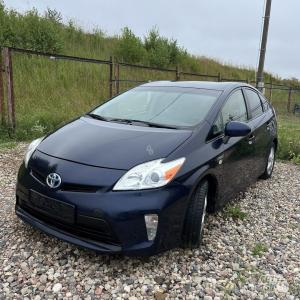 Zils Toyota Prius 2014 Viļņa, ar dzinēja tilpumu 1.70 L un nobraukumu 240 tūkst. km par 7200 €, foto 3 vietnē AUTOMOTO.COM.LV