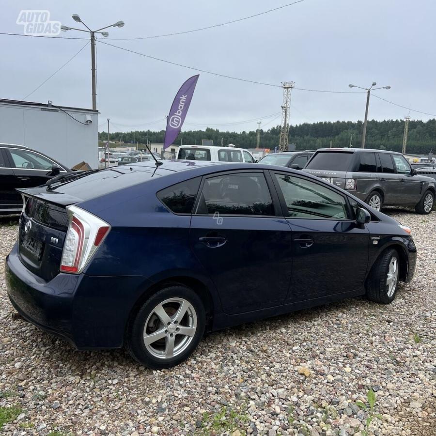 Zils Toyota Prius 2014 Viļņa, ar dzinēja tilpumu 1.70 L un nobraukumu 240 tūkst. km par 7200 €, foto 5 vietnē AUTOMOTO.COM.LV