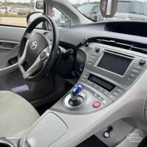 Zils Toyota Prius 2014 Viļņa, ar dzinēja tilpumu 1.70 L un nobraukumu 240 tūkst. km par 7200 €, foto 7 vietnē AUTOMOTO.COM.LV