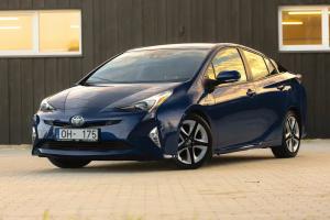 Blue Toyota Prius 2016 in Jelgava, with an engine capacity of 1.80 L and mileage of 53 thousand km for 13900 €, photo  on AUTOMOTO.COM.LV