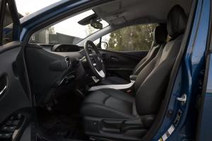 Blue Toyota Prius 2016 in Jelgava, with an engine capacity of 1.80 L and mileage of 53 thousand km for 13900 €, photo 10 on AUTOMOTO.COM.LV