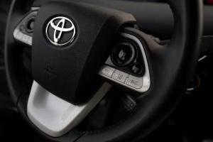 Blue Toyota Prius 2016 in Jelgava, with an engine capacity of 1.80 L and mileage of 53 thousand km for 13900 €, photo 17 on AUTOMOTO.COM.LV