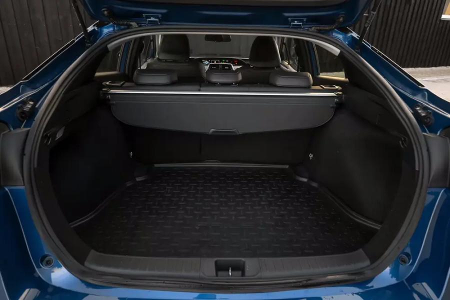 Blue Toyota Prius 2016 in Jelgava, with an engine capacity of 1.80 L and mileage of 53 thousand km for 13900 €, photo 23 on AUTOMOTO.COM.LV