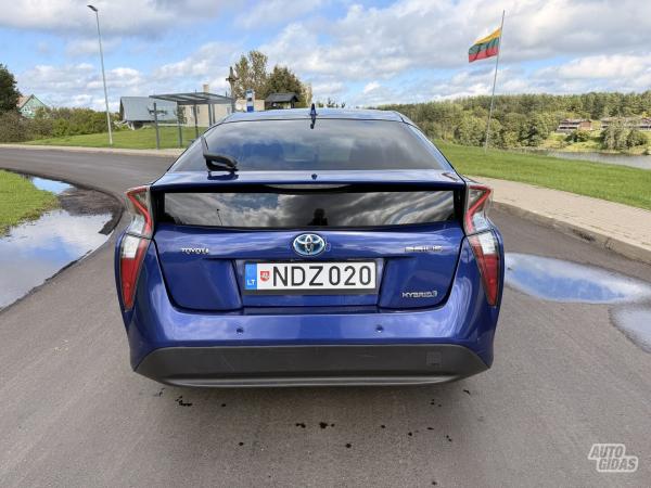 Blue Toyota Prius 2016 in Trakai, with an engine capacity of 1.80 L and mileage of 164 thousand km for 13400 €, photo 7 on AUTOMOTO.COM.LV