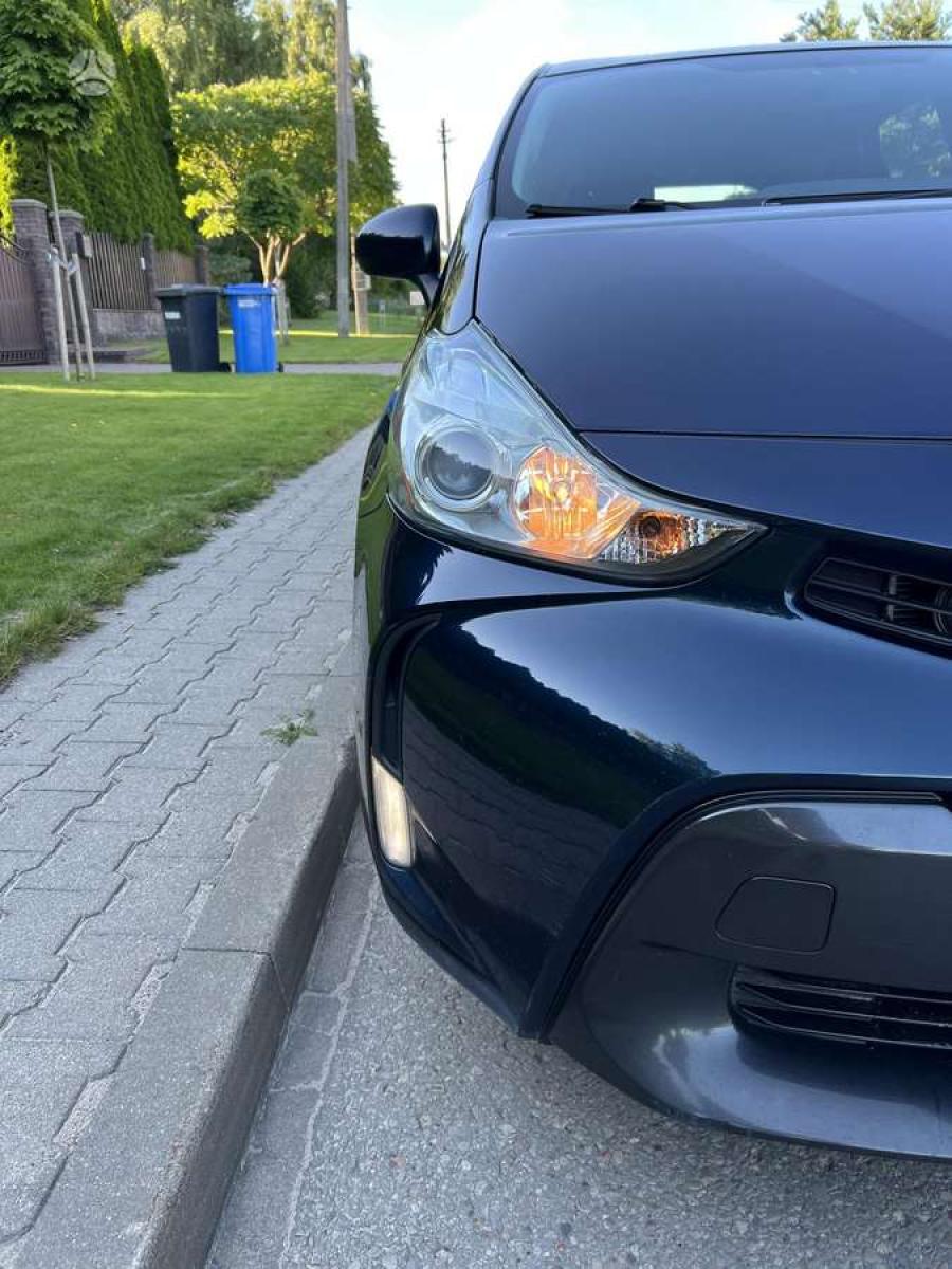 Zils Toyota Prius 2017 Viļņa, ar dzinēja tilpumu 1.80 L un nobraukumu 116 tūkst. km par 9499 €, foto 12 vietnē AUTOMOTO.COM.LV