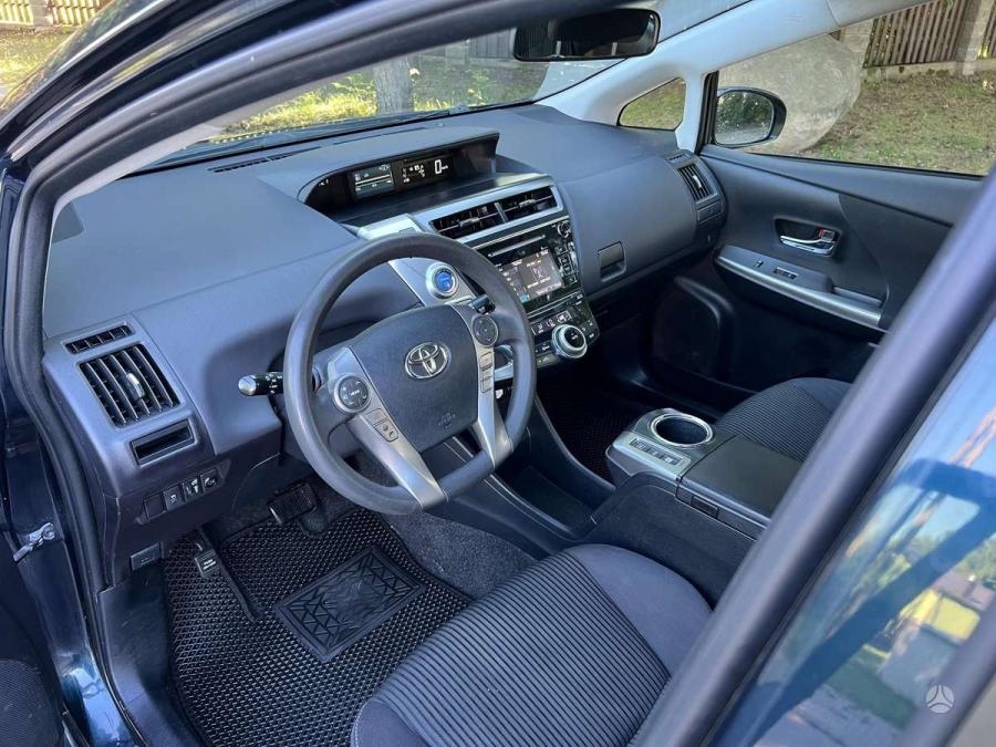 Zils Toyota Prius 2017 Viļņa, ar dzinēja tilpumu 1.80 L un nobraukumu 116 tūkst. km par 9499 €, foto 14 vietnē AUTOMOTO.COM.LV