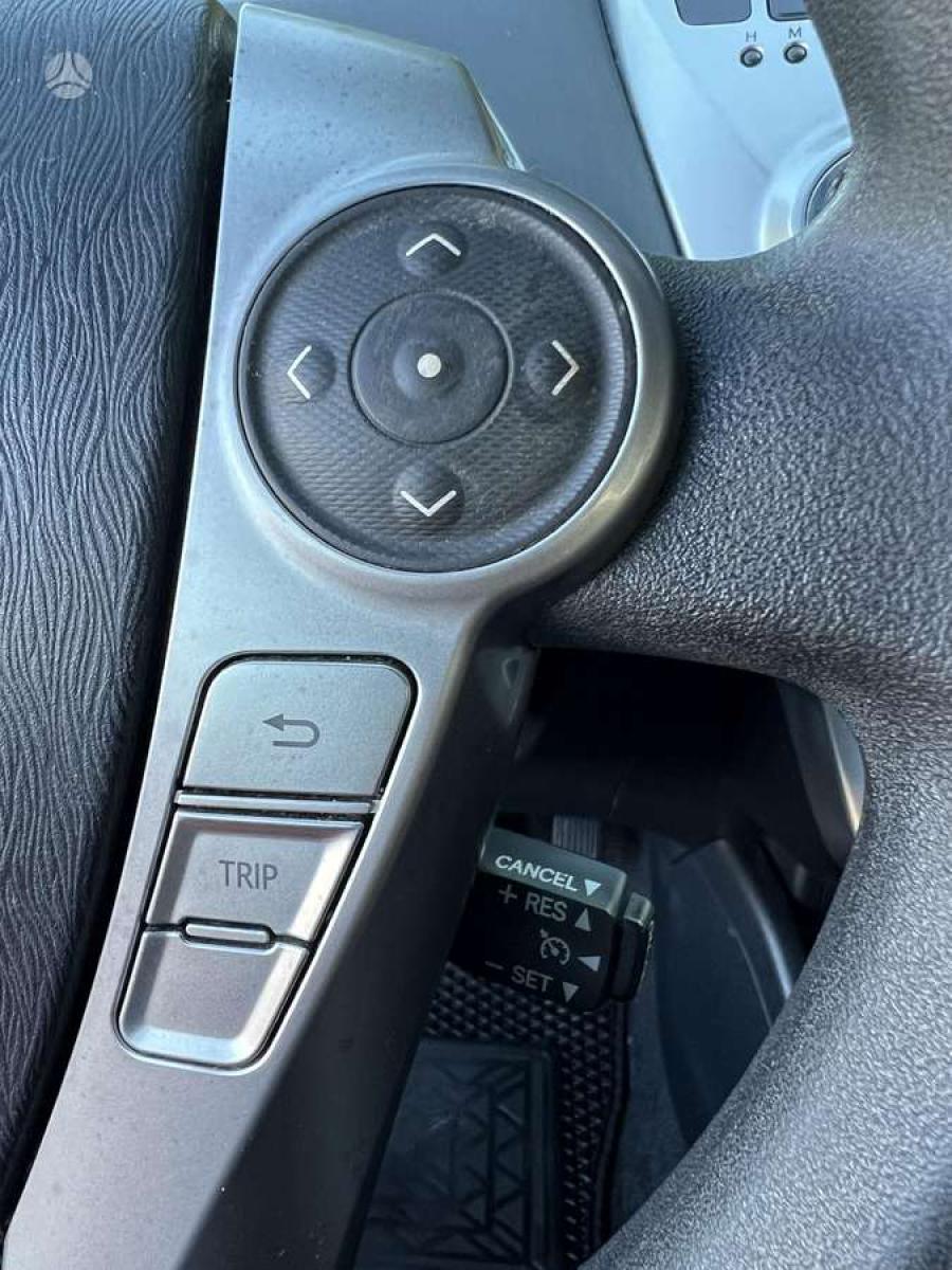 Zils Toyota Prius 2017 Viļņa, ar dzinēja tilpumu 1.80 L un nobraukumu 116 tūkst. km par 9499 €, foto 25 vietnē AUTOMOTO.COM.LV