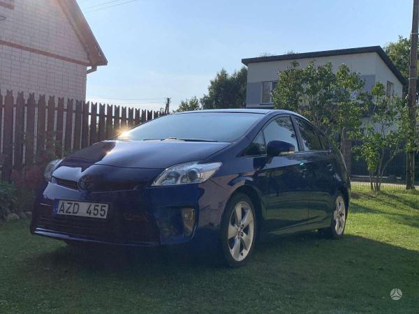 Blue Toyota Prius 2010 in Vilnius, with an engine capacity of 1.80 L and mileage of 172 thousand km for 7400 €, photo 8 on AUTOMOTO.COM.LV