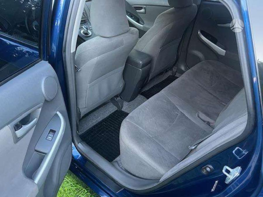 Blue Toyota Prius 2010 in Vilnius, with an engine capacity of 1.80 L and mileage of 172 thousand km for 7400 €, photo 16 on AUTOMOTO.COM.LV
