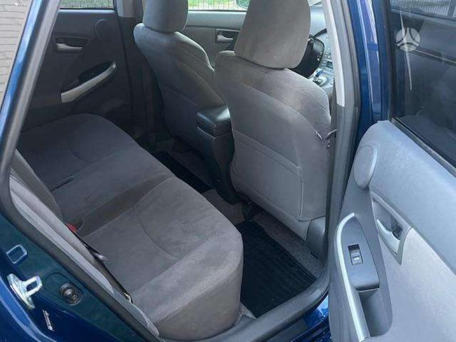 Blue Toyota Prius 2010 in Vilnius, with an engine capacity of 1.80 L and mileage of 172 thousand km for 7400 €, photo 18 on AUTOMOTO.COM.LV