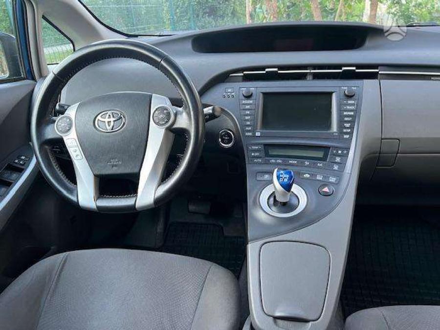 Blue Toyota Prius 2010 in Vilnius, with an engine capacity of 1.80 L and mileage of 172 thousand km for 7400 €, photo 19 on AUTOMOTO.COM.LV