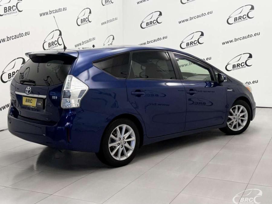 Blue Toyota Prius 2012 in Vilnius, with an engine capacity of 1.80 L and mileage of 386 thousand km for 9000 €, photo 3 on AUTOMOTO.COM.LV