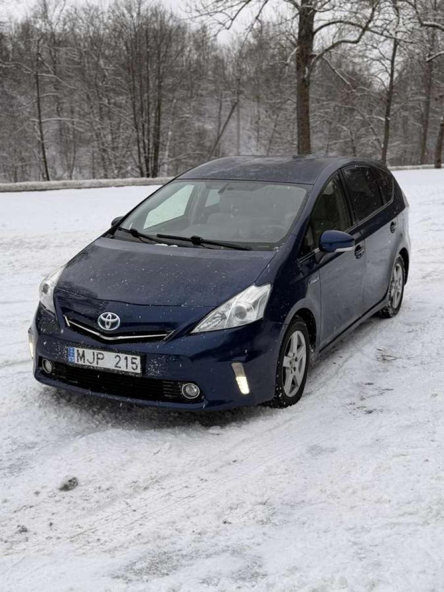 Zils Toyota Prius 2014 Viļņa, ar dzinēja tilpumu 1.80 L un nobraukumu 435 tūkst. km par 6500 €, foto 1 vietnē AUTOMOTO.COM.LV