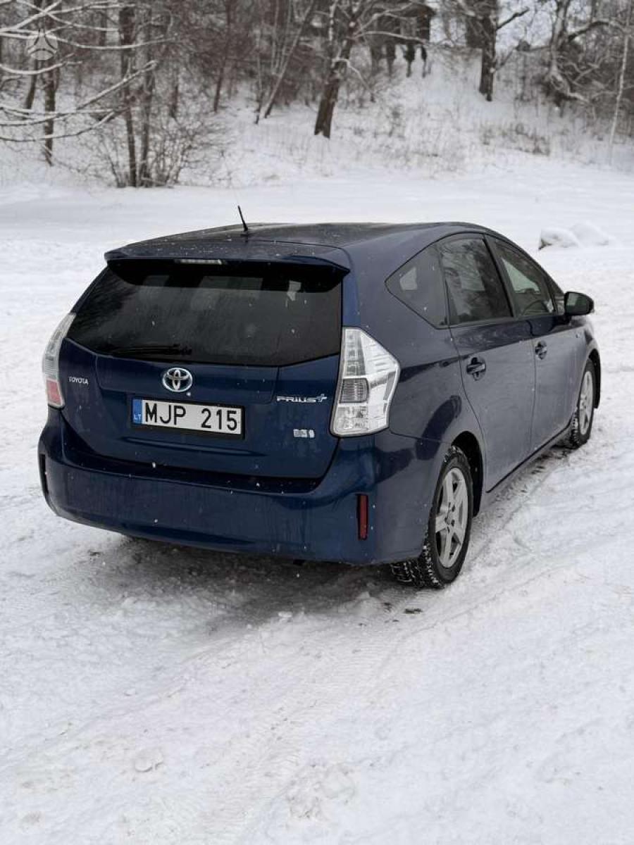 Zils Toyota Prius 2014 Viļņa, ar dzinēja tilpumu 1.80 L un nobraukumu 435 tūkst. km par 6500 €, foto 3 vietnē AUTOMOTO.COM.LV