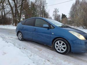 Blue Toyota Prius 2004 in Vilnius, with an engine capacity of 1.50 L and mileage of 28 thousand km for 2949 €, photo 4 on AUTOMOTO.COM.LV