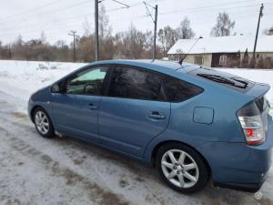 Blue Toyota Prius 2004 in Vilnius, with an engine capacity of 1.50 L and mileage of 28 thousand km for 2949 €, photo 5 on AUTOMOTO.COM.LV