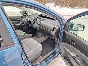 Blue Toyota Prius 2004 in Vilnius, with an engine capacity of 1.50 L and mileage of 28 thousand km for 2949 €, photo 12 on AUTOMOTO.COM.LV