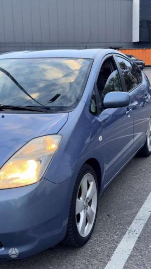 Zils Toyota Prius 2006 Viļņa, ar dzinēja tilpumu 1.50 L un nobraukumu 342 tūkst. km par 3000 €, foto 3 vietnē AUTOMOTO.COM.LV