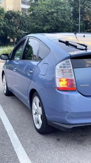 Zils Toyota Prius 2006 Viļņa, ar dzinēja tilpumu 1.50 L un nobraukumu 342 tūkst. km par 3000 €, foto 4 vietnē AUTOMOTO.COM.LV