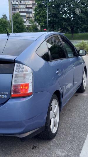 Zils Toyota Prius 2006 Viļņa, ar dzinēja tilpumu 1.50 L un nobraukumu 342 tūkst. km par 3000 €, foto 7 vietnē AUTOMOTO.COM.LV
