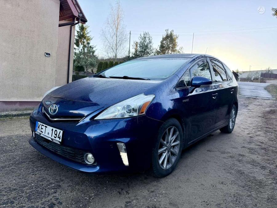 Zils Toyota Prius 2012 Viļņa, ar dzinēja tilpumu 1.80 L un nobraukumu 385 tūkst. km par 9250 €, foto 4 vietnē AUTOMOTO.COM.LV