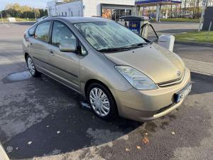 Brown Toyota Prius 2005 in Vilnius, with an engine capacity of 0.00 L and mileage of 167 thousand km for 2500 €, photo 2 on AUTOMOTO.COM.LV