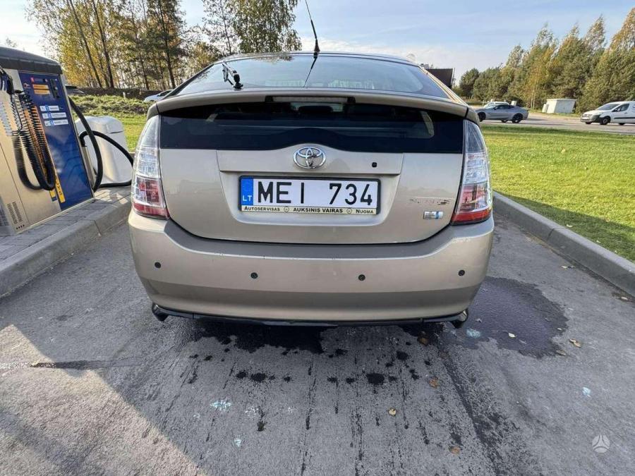 Brown Toyota Prius 2005 in Vilnius, with an engine capacity of 0.00 L and mileage of 167 thousand km for 2500 €, photo 6 on AUTOMOTO.COM.LV