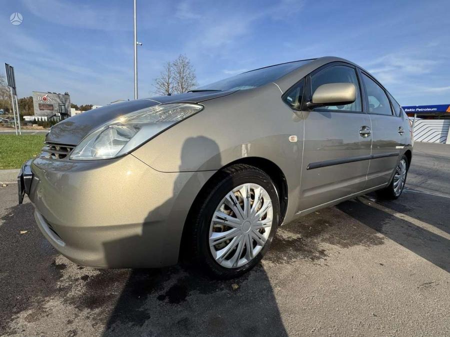 Brown Toyota Prius 2005 in Vilnius, with an engine capacity of 0.00 L and mileage of 167 thousand km for 2500 €, photo 9 on AUTOMOTO.COM.LV