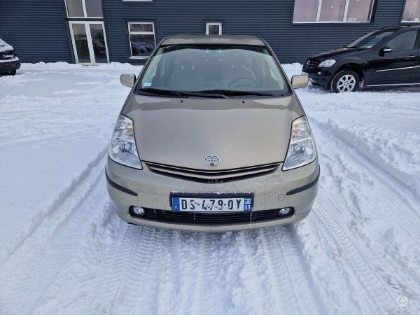 Brūns Toyota Prius 2005 Tauragė, ar dzinēja tilpumu 1.50 L un nobraukumu 120 tūkst. km par 3800 €, foto 2 vietnē AUTOMOTO.COM.LV
