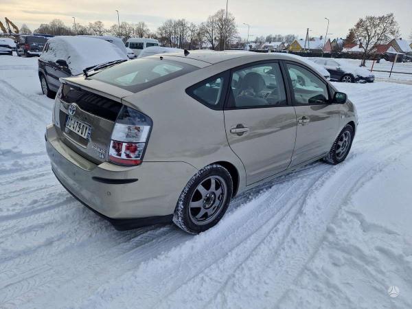 Brūns Toyota Prius 2005 Tauragė, ar dzinēja tilpumu 1.50 L un nobraukumu 120 tūkst. km par 3800 €, foto 4 vietnē AUTOMOTO.COM.LV