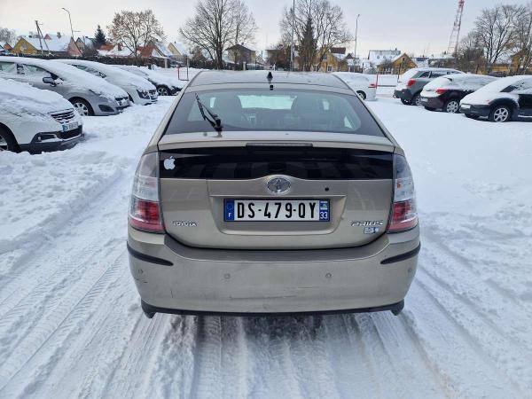 Brūns Toyota Prius 2005 Tauragė, ar dzinēja tilpumu 1.50 L un nobraukumu 120 tūkst. km par 3800 €, foto 5 vietnē AUTOMOTO.COM.LV