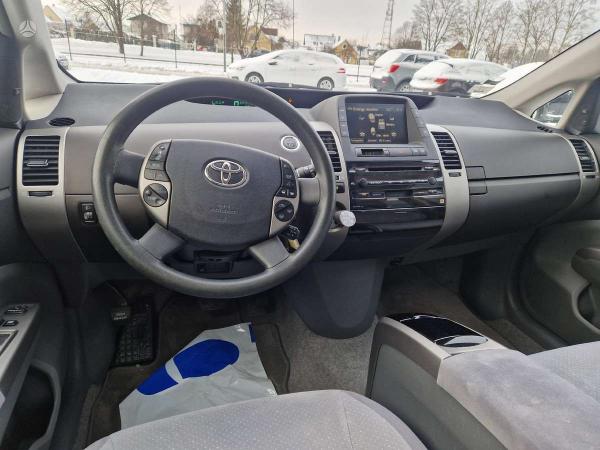 Brūns Toyota Prius 2005 Tauragė, ar dzinēja tilpumu 1.50 L un nobraukumu 120 tūkst. km par 3800 €, foto 11 vietnē AUTOMOTO.COM.LV