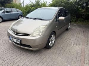 Brūns Toyota Prius 2005 Viļņa, ar dzinēja tilpumu 1.50 L un nobraukumu 400 tūkst. km par 2800 €, foto  vietnē AUTOMOTO.COM.LV