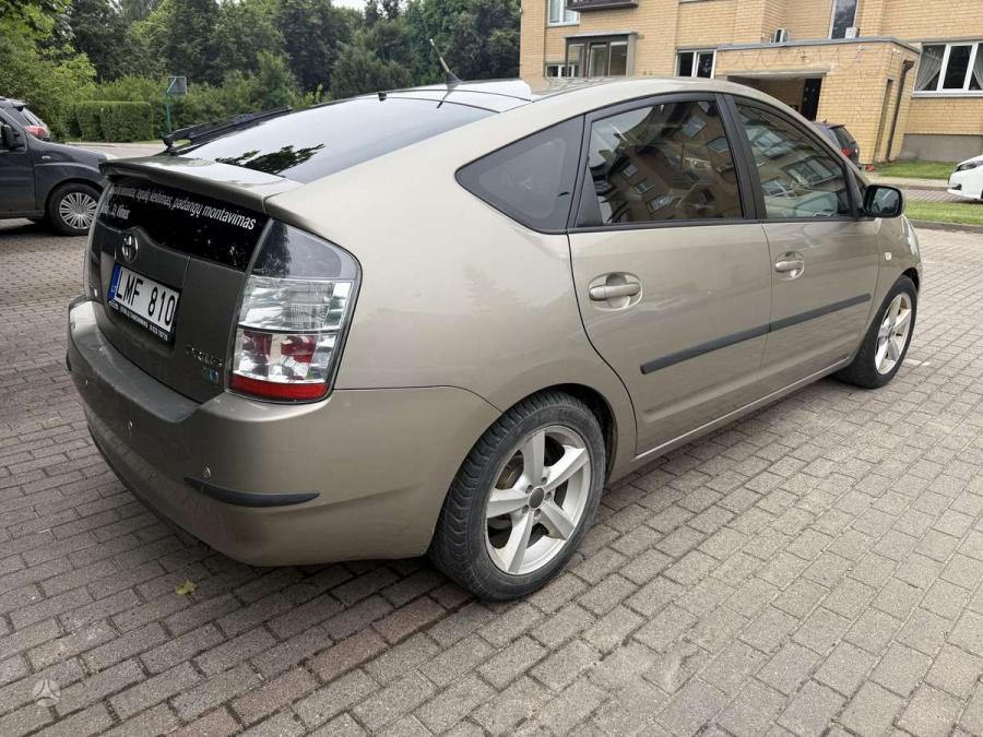 Коричневый Тойота Приус 2005 в Вильнюс, объемом двигателя 1.50 л и пробегом 400 тыс. км за 2800 €, фото 4 на AUTOMOTO.COM.LV