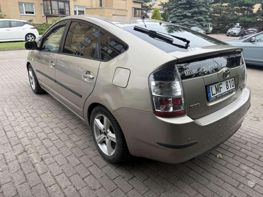 Коричневый Тойота Приус 2005 в Вильнюс, объемом двигателя 1.50 л и пробегом 400 тыс. км за 2800 €, фото 5 на AUTOMOTO.COM.LV
