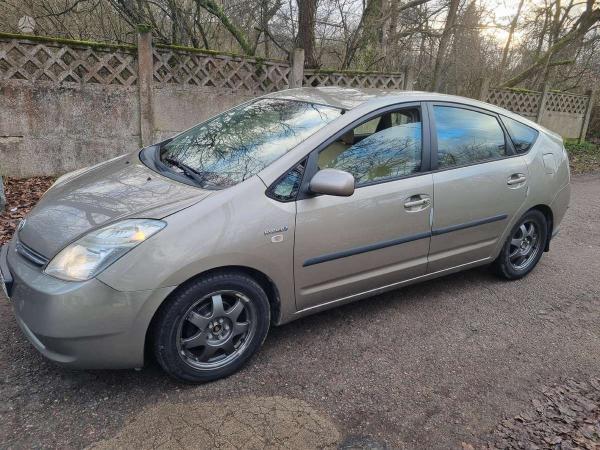 Brūns Toyota Prius 2006 Kauņa, ar dzinēja tilpumu 1.50 L un nobraukumu 382 tūkst. km par 2800 €, foto 2 vietnē AUTOMOTO.COM.LV