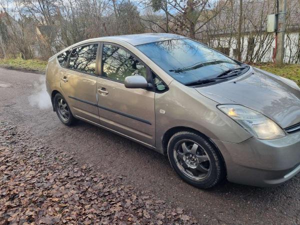 Brūns Toyota Prius 2006 Kauņa, ar dzinēja tilpumu 1.50 L un nobraukumu 382 tūkst. km par 2800 €, foto 4 vietnē AUTOMOTO.COM.LV