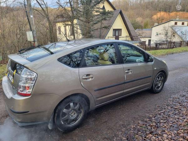 Brūns Toyota Prius 2006 Kauņa, ar dzinēja tilpumu 1.50 L un nobraukumu 382 tūkst. km par 2800 €, foto 5 vietnē AUTOMOTO.COM.LV