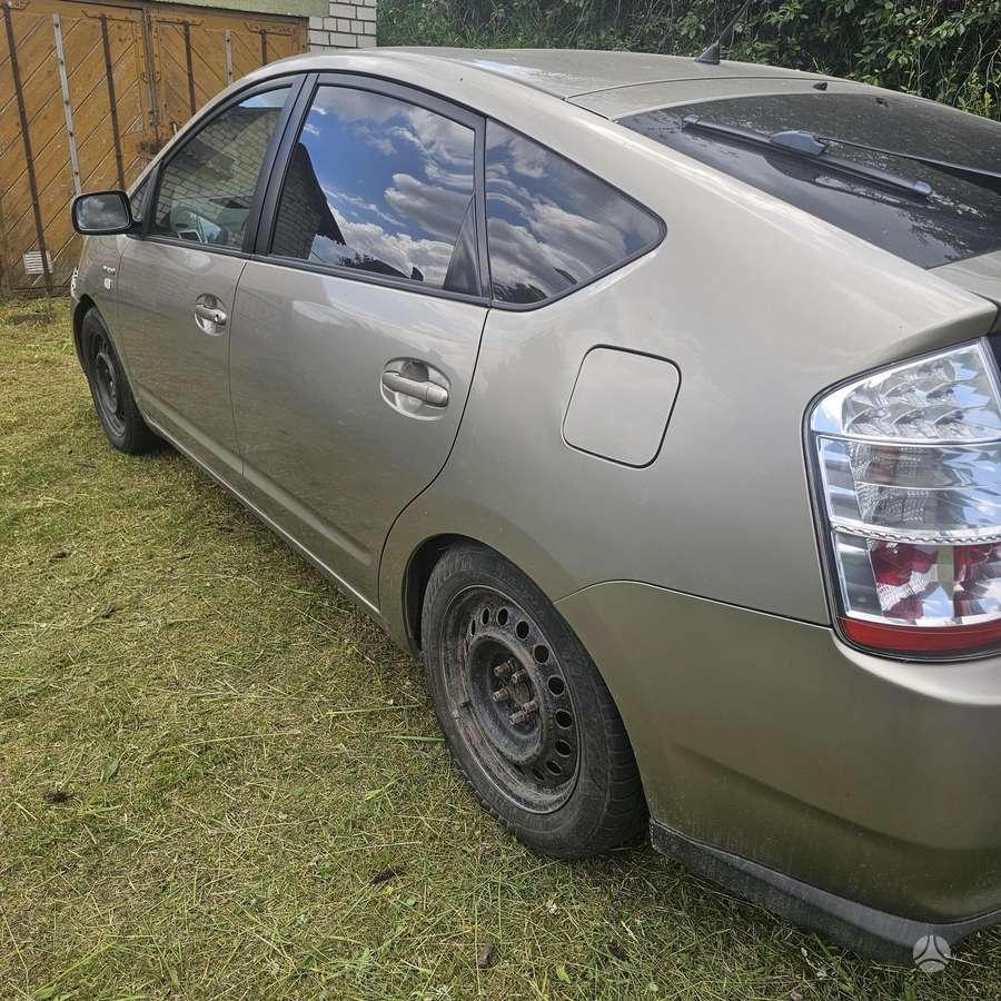 Brūns Toyota Prius 2006 Jonava, ar dzinēja tilpumu 1.50 L un nobraukumu 468 tūkst. km par 1300 €, foto 7 vietnē AUTOMOTO.COM.LV