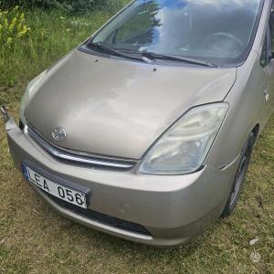 Brūns Toyota Prius 2006 Jonava, ar dzinēja tilpumu 1.50 L un nobraukumu 468 tūkst. km par 1300 €, foto 8 vietnē AUTOMOTO.COM.LV