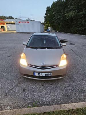 Brūns Toyota Prius 2006 Jonava, ar dzinēja tilpumu 1.50 L un nobraukumu 468 tūkst. km par 1300 €, foto 18 vietnē AUTOMOTO.COM.LV