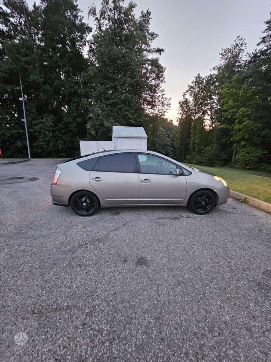 Brūns Toyota Prius 2006 Jonava, ar dzinēja tilpumu 1.50 L un nobraukumu 468 tūkst. km par 1300 €, foto 19 vietnē AUTOMOTO.COM.LV