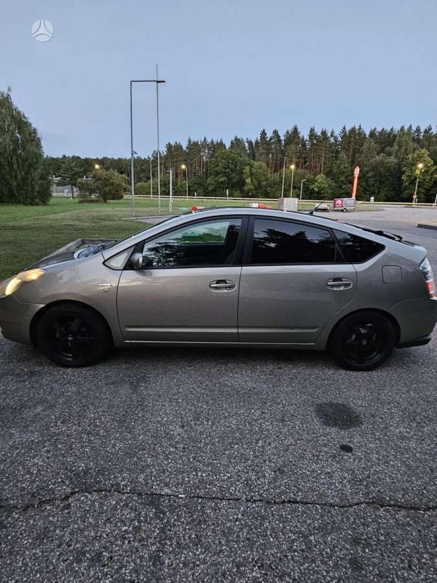 Brūns Toyota Prius 2006 Jonava, ar dzinēja tilpumu 1.50 L un nobraukumu 468 tūkst. km par 1300 €, foto 20 vietnē AUTOMOTO.COM.LV